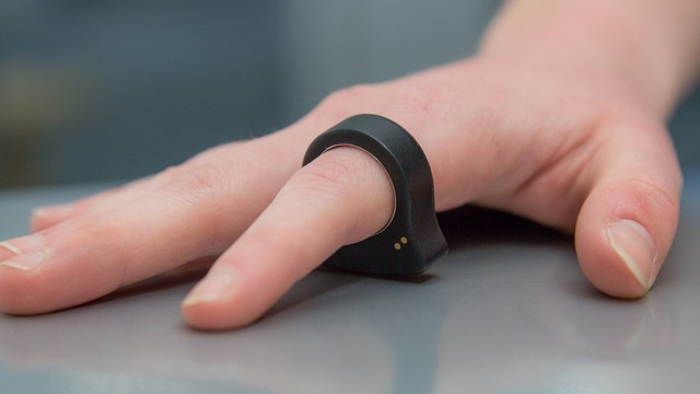 خاتم الكتروني يسمح لك بالتحكم الكامل بأجهزتك من خلال أصبعك فقط ...